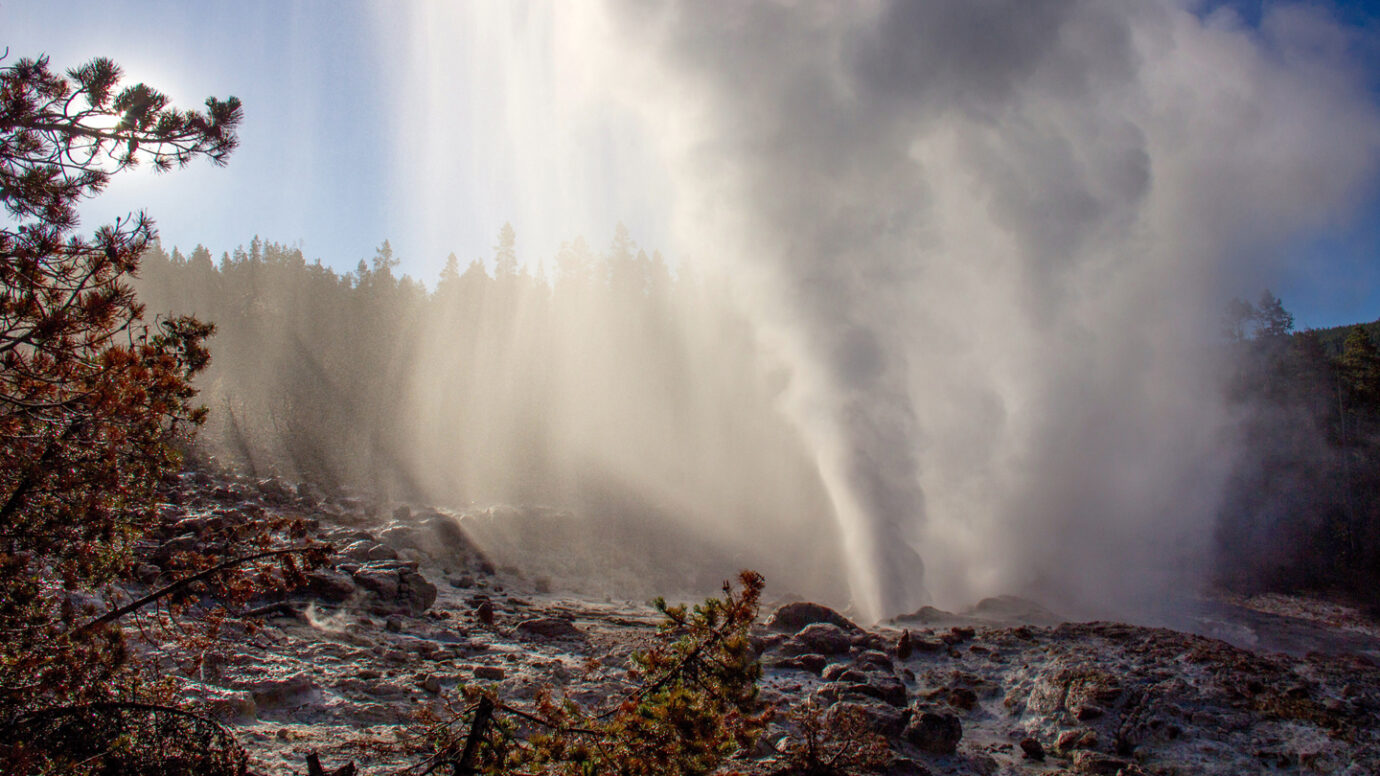 Probuzený gejzír v Yellowstonu není předzvěstí exploze | VědaŽivě.cz