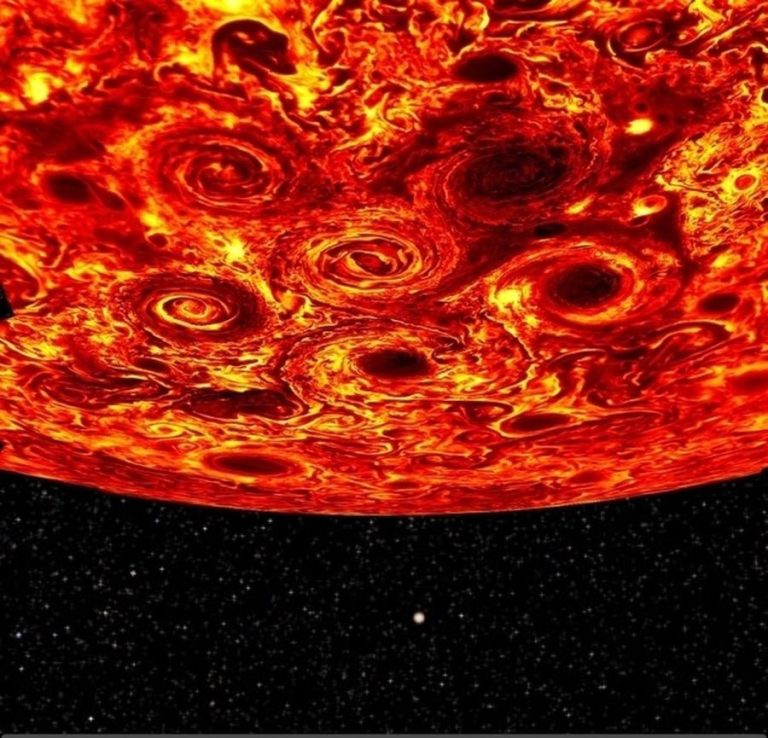 Vědci odhalili, jak vypadá jádro Jupitera. Mise vesmírné sondy přinesla ...
