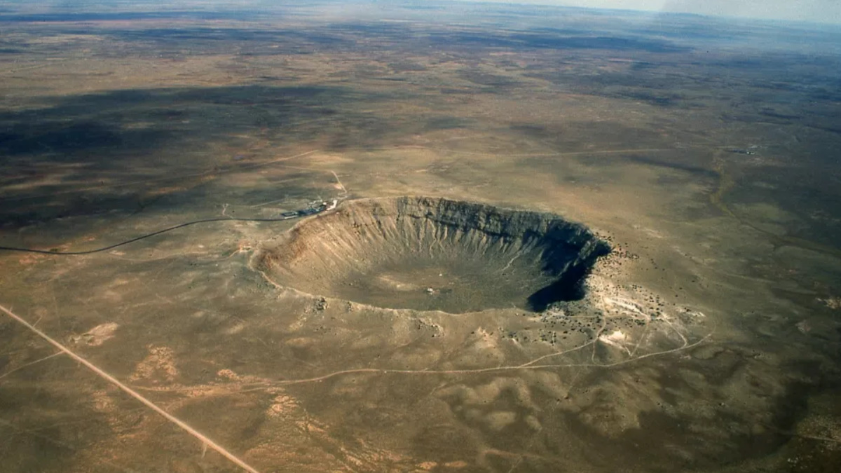 Má tento obrovský kráter spojitosti s Měsícem? | VědaŽivě.cz
