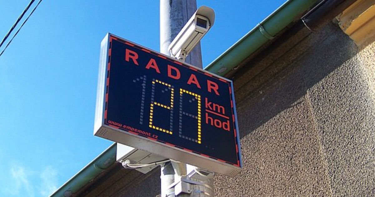 Nové silniční radary o vás zjistí vše: Hrozí vám pokuta skoro za cokoliv